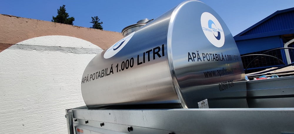 Cisterne cu apă amplasate în 2 zone din cartierele unde este oprită apa ...