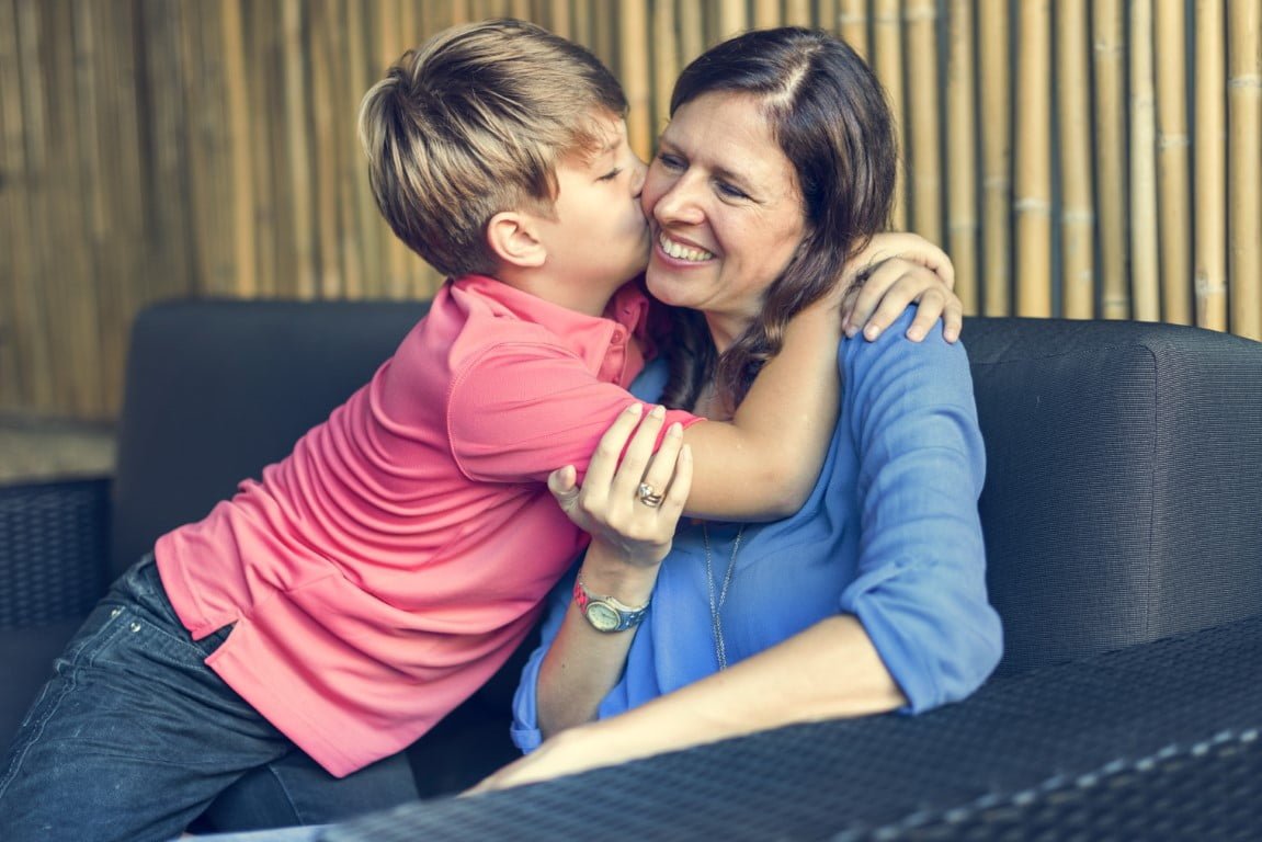 „Îmbrăţişări pentru mama”